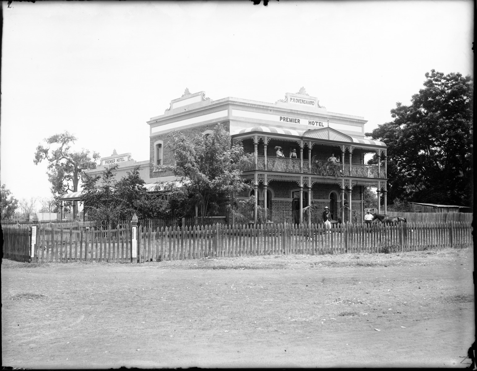 Premier Hotel, Pinjarra - JPG 465.1 KB