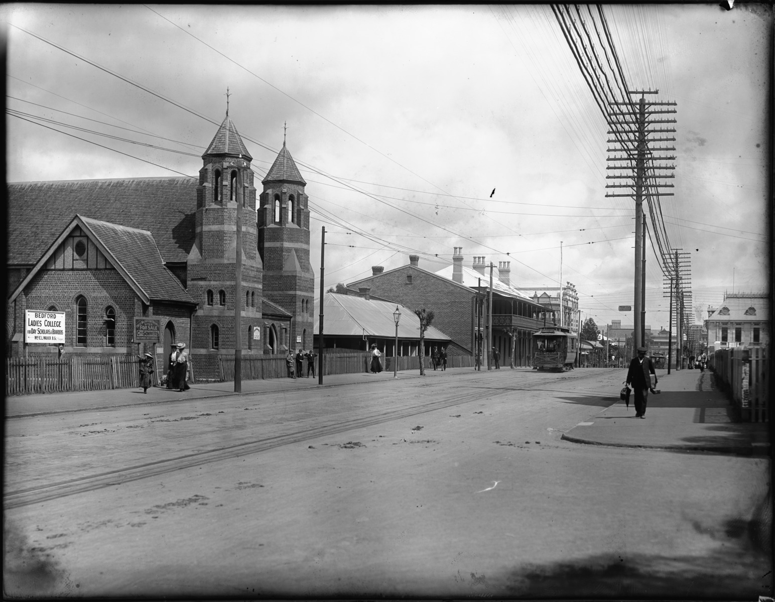 Shearer Memorial Hall and Beaufort Street, Perth - JPG 400.6 KB