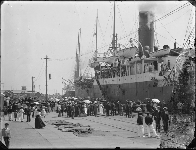 Saying good-bye to the boys - the Manchester Merchant at the wharf ...