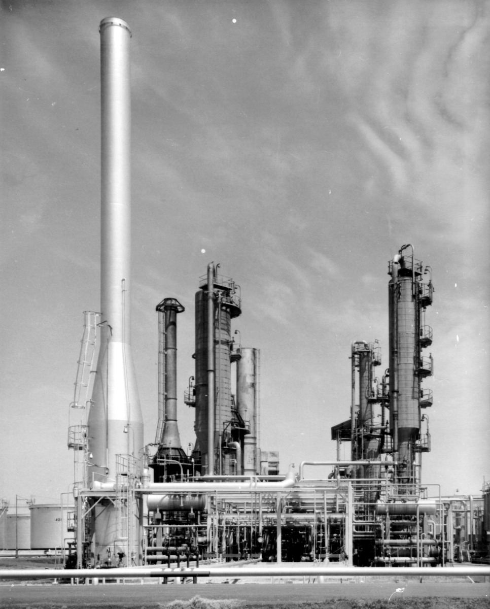 BP Petroleum Refinery, Kwinana [picture] - JPG 227.5 KB
