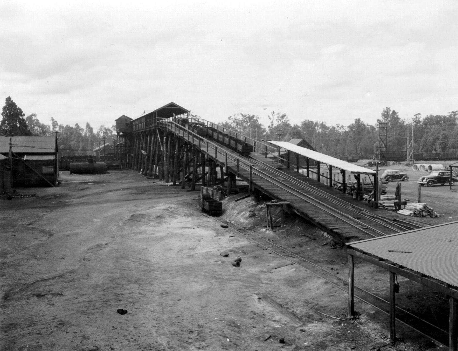 Rail line up to the pit head of the Collie Proprietary Coal Mine ...