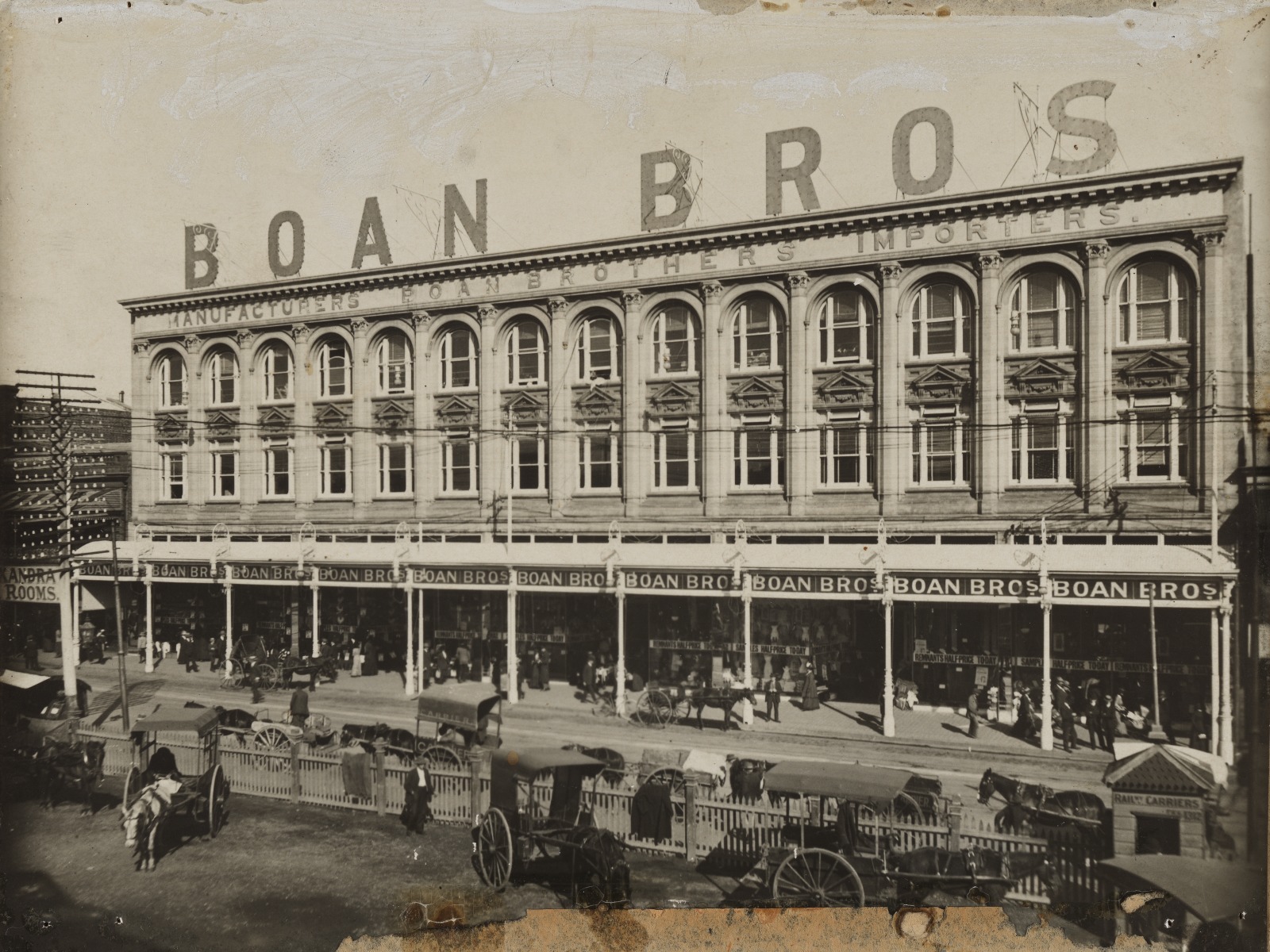 Wellington Street facade of Boans department store, Perth. - JPG 523.7 KB