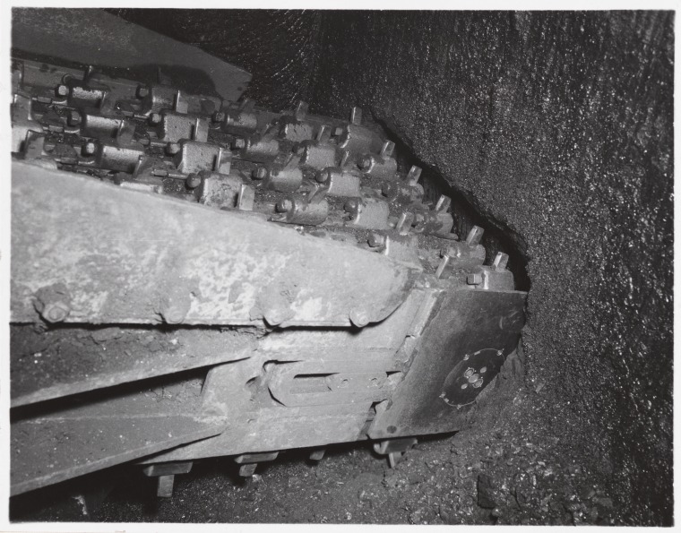 Continuous miner - Cardiff Mine. - JPG 152.5 KB