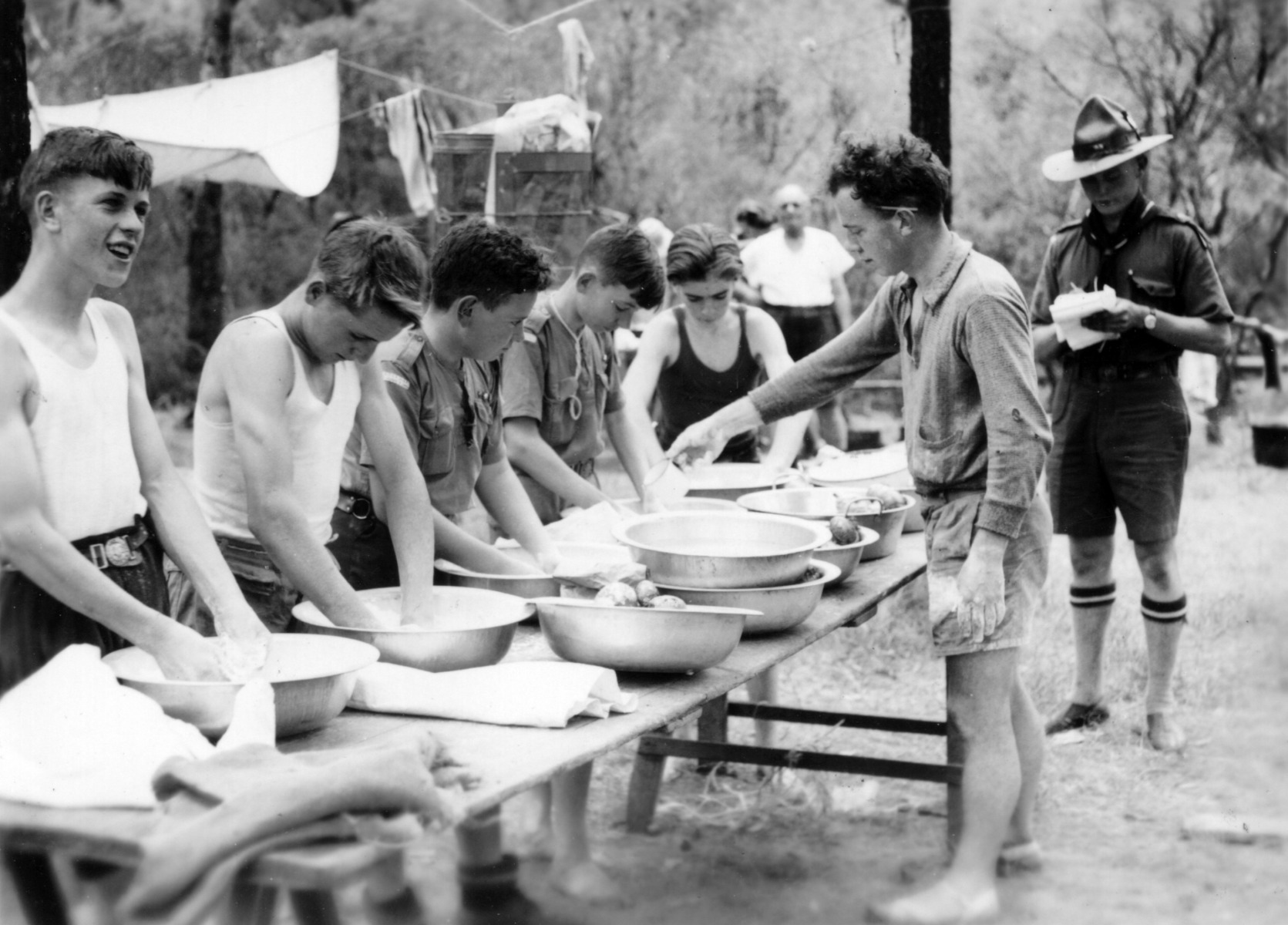 Boy scouts at Helena River [picture] - JPG 334.2 KB