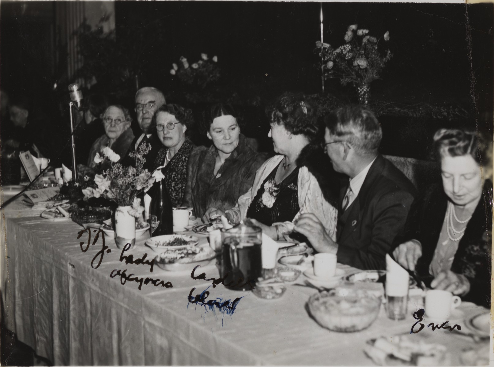 Women's Service Guild Silver Jubilee dinner at the Perth Town Hall ...