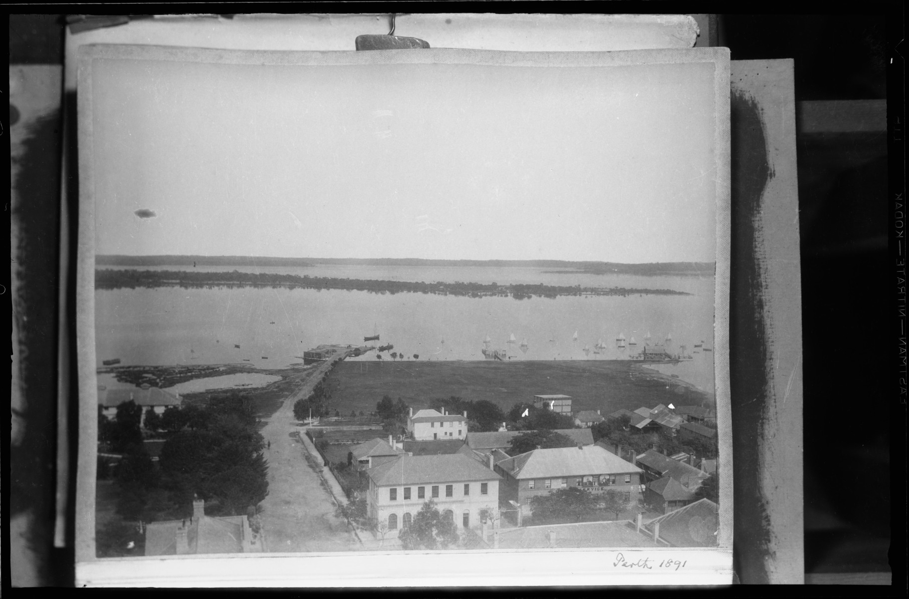 Perth, looking south from the Perth Town Hall tower - JPG 343.5 KB