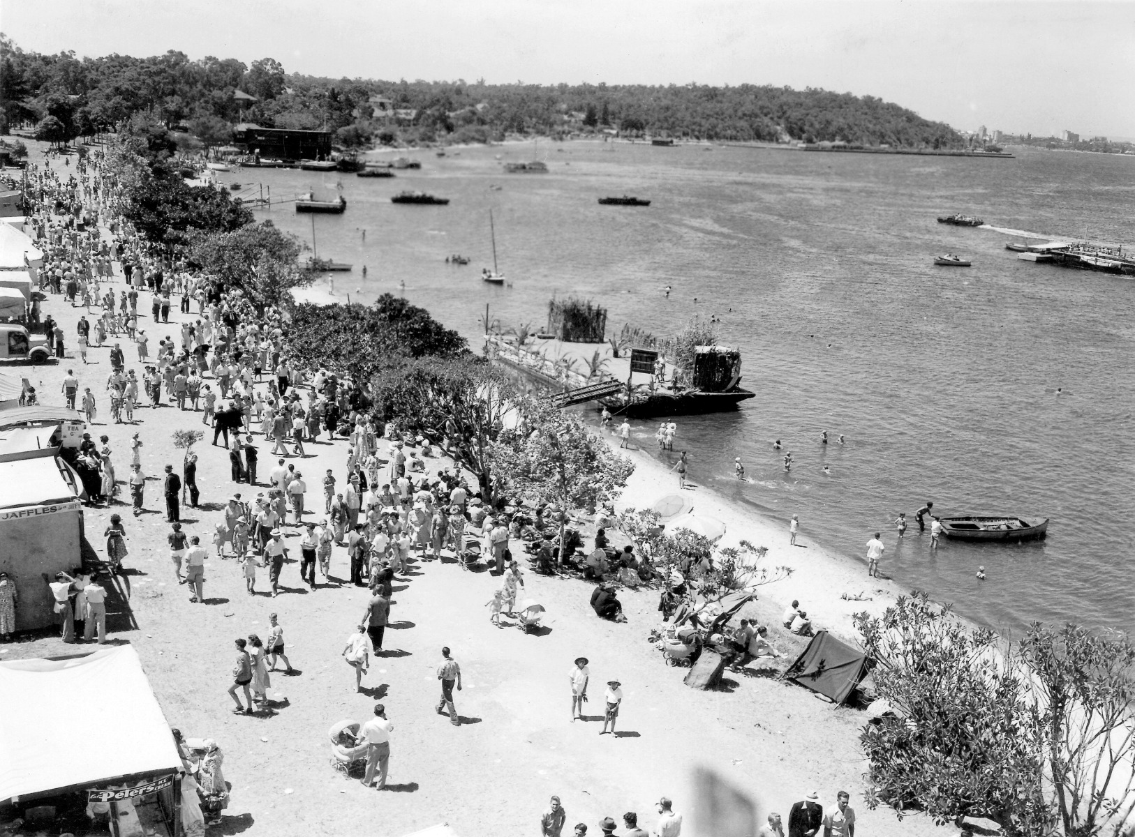 Jubilee Regatta, Crawley Bay, January 1951 [picture] - JPG 675.0 KB