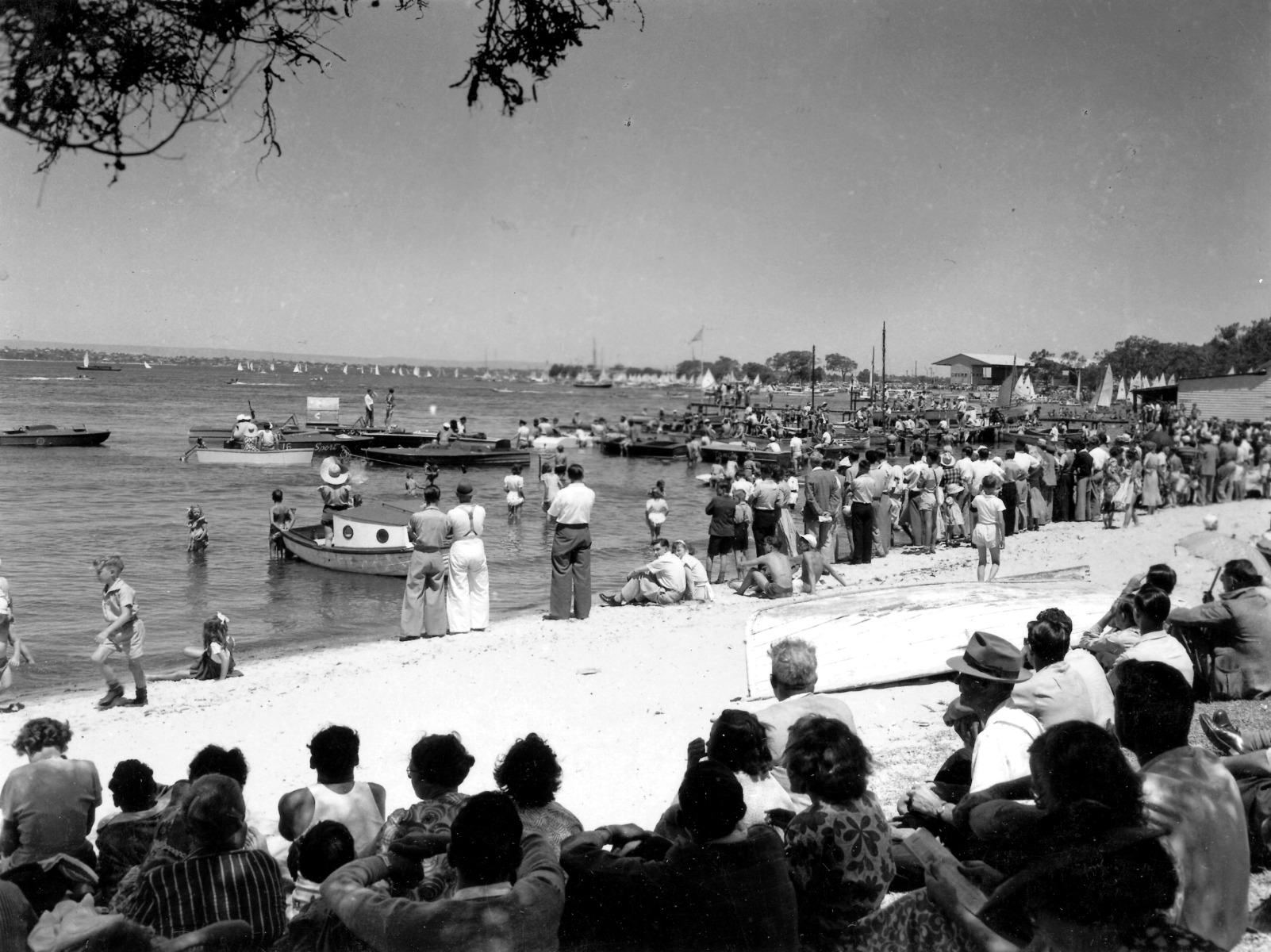 Jubilee Regatta, Crawley Bay, January 1951 [picture] - JPG 444.5 KB