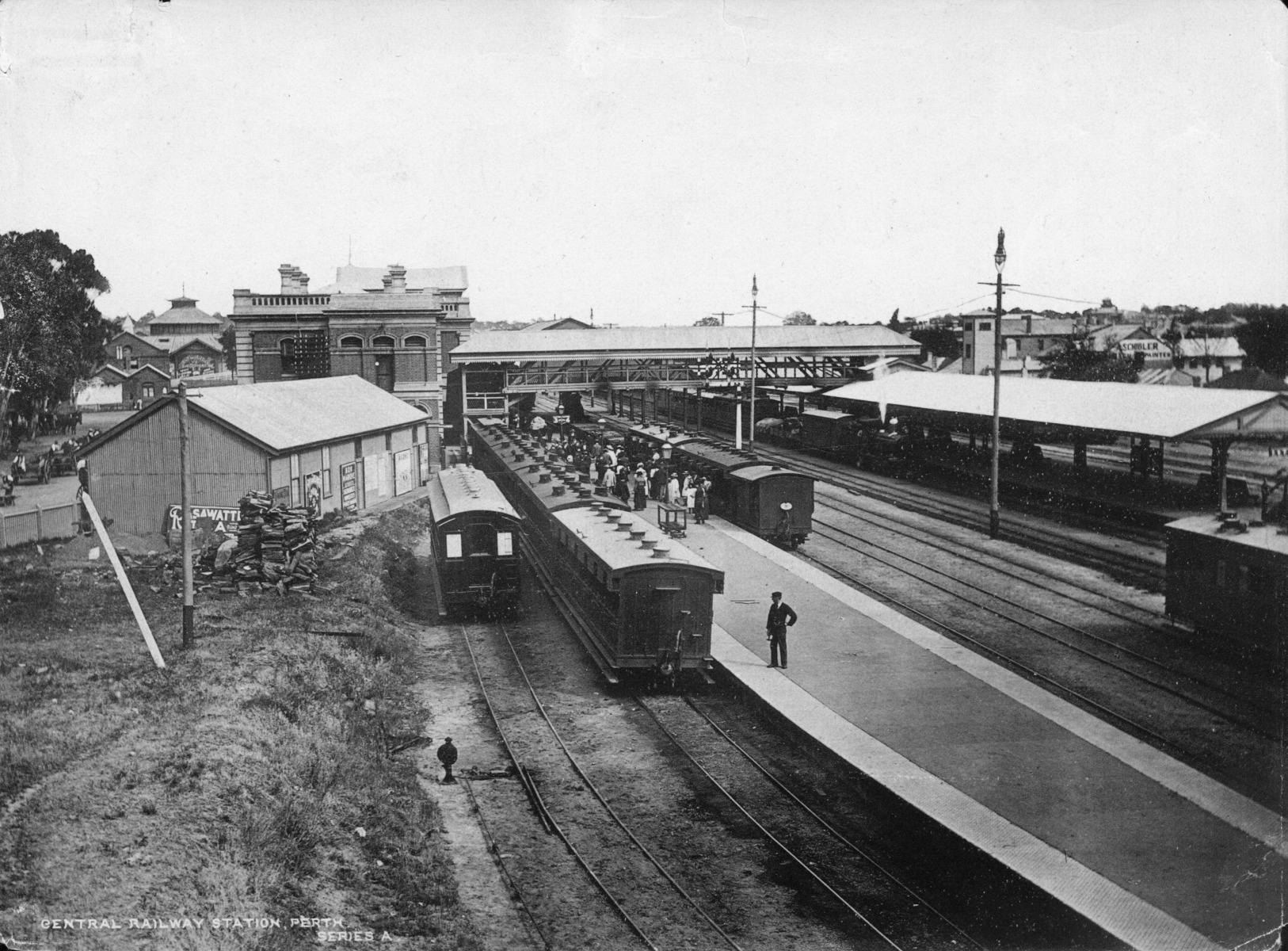 Central railway station, Perth [picture] : Series A - JPG 579.5 KB