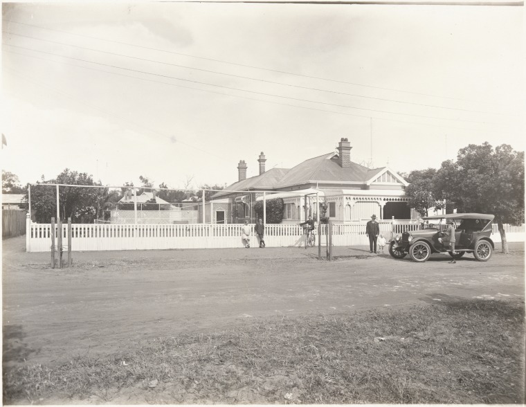 House with tennis court somewhere in the Perth metropolitan area. - JPG ...