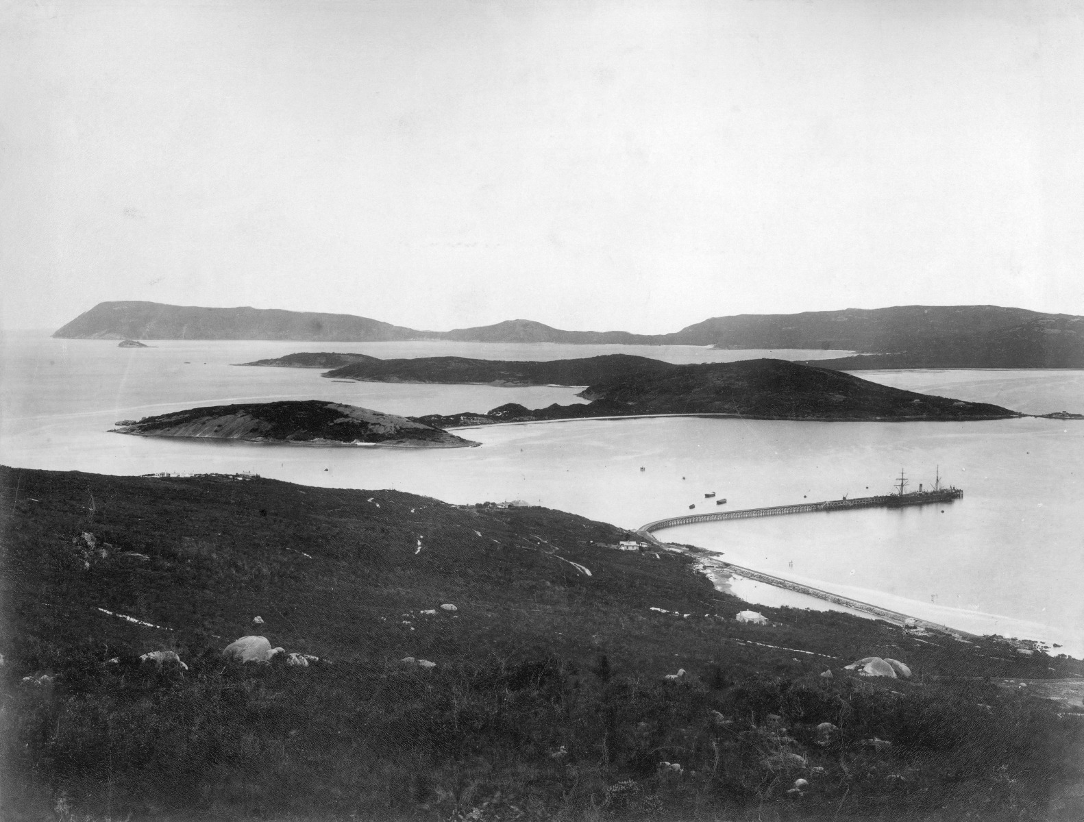 View over King George Sound [picture] - JPG 461.3 KB