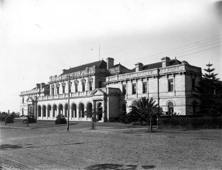 Parliament House, Perth. - JPG 129.4 KB