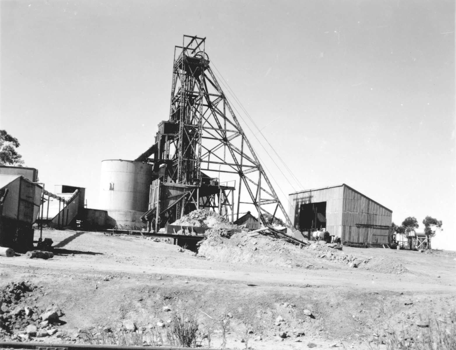 Bullfinch Gold Mine [picture] - JPG 372.8 KB