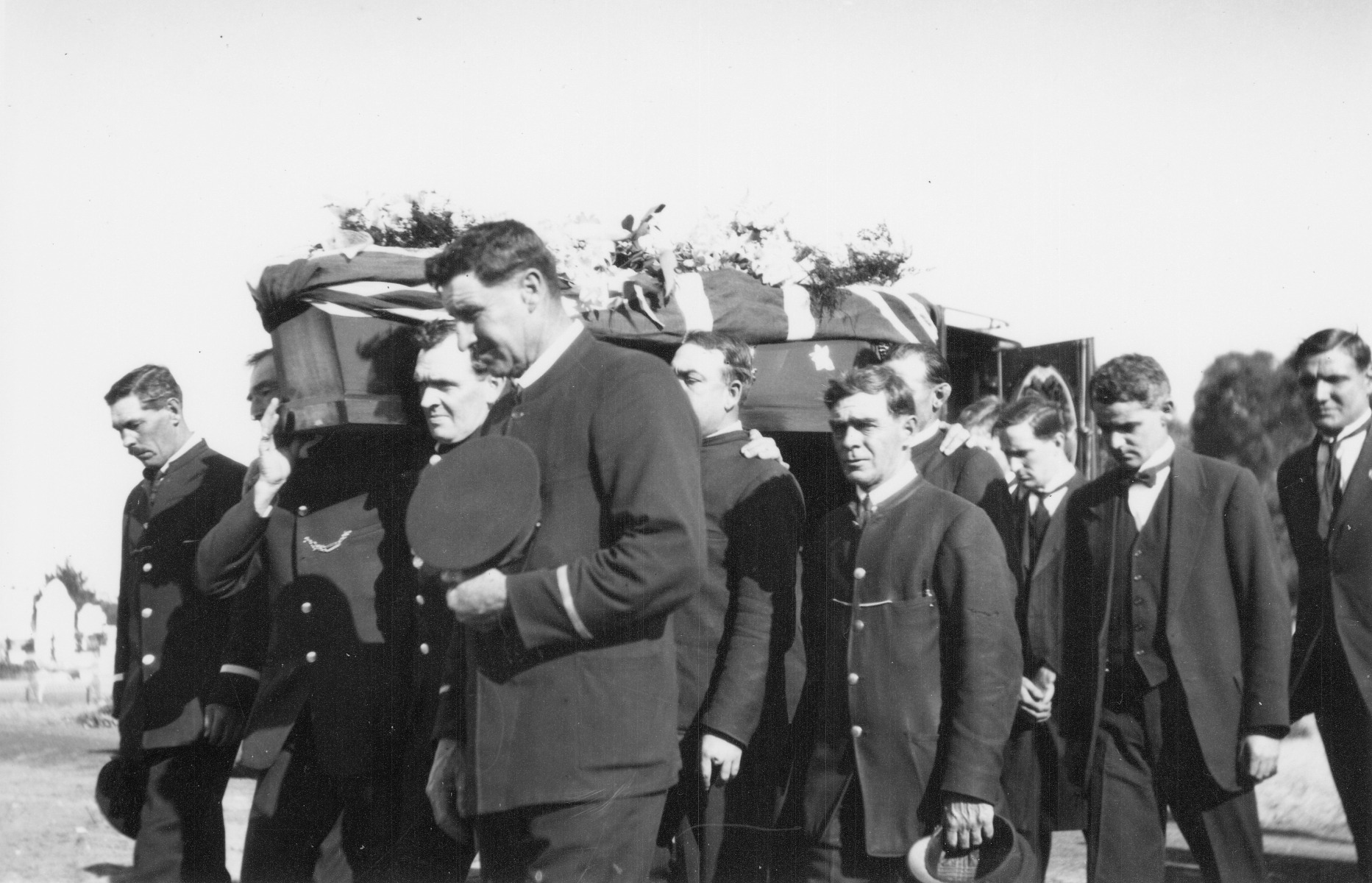 Funeral of Mr George Nicholls, 1 January 1927 - JPG 459.6 KB