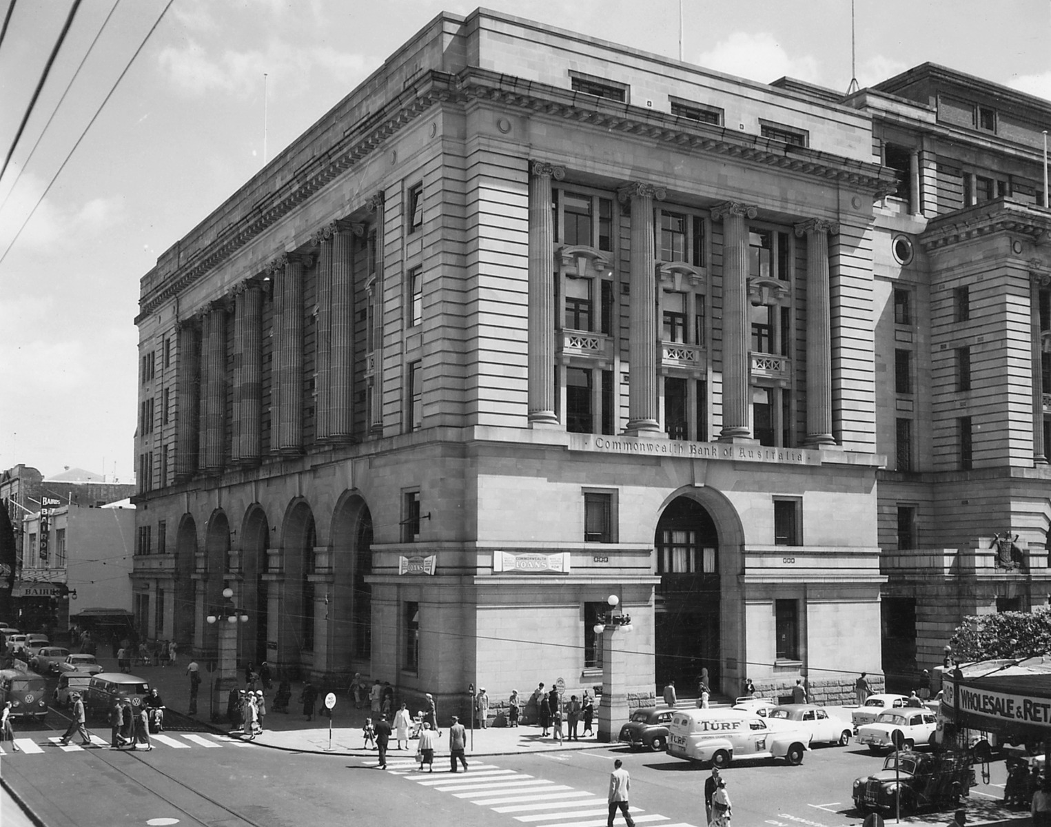 Commonwealth Bank Building [picture] - State Library of Western Australia