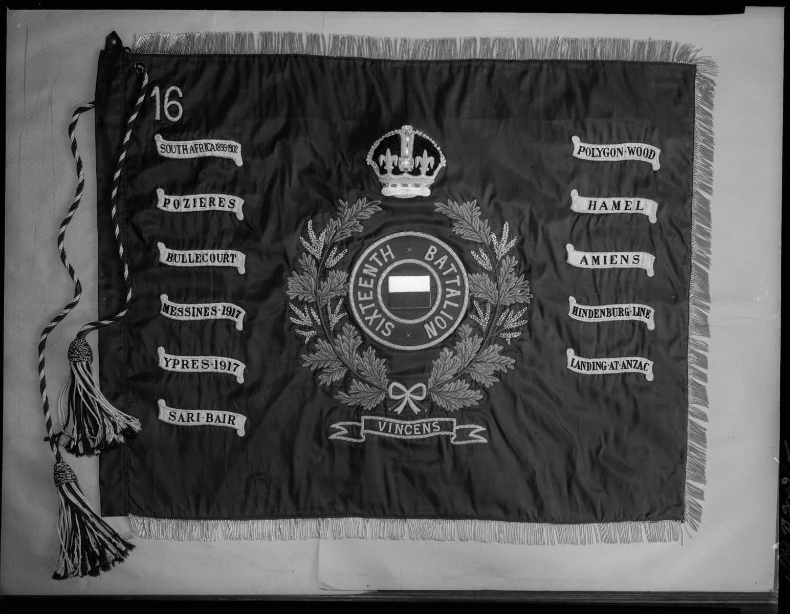 Sixteenth Battalion regimental banner - JPG 401.3 KB