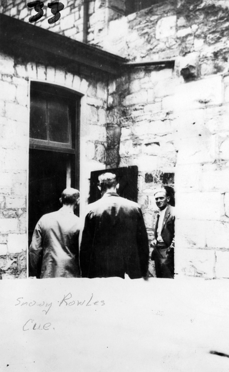 Snowy Rowles leaving his cell at Cue when the inquest was being held ...
