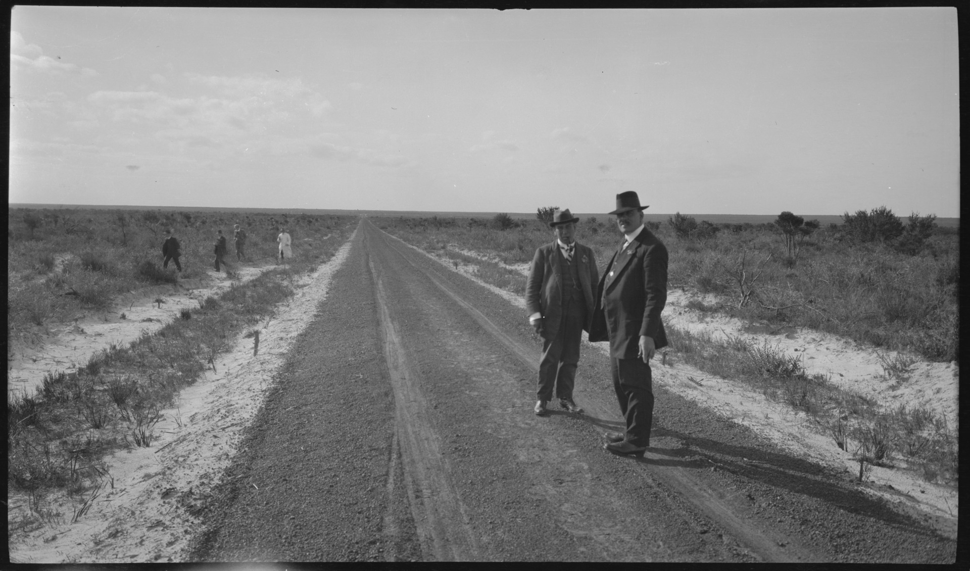 Premier Scaddan inspecting roadworks - JPG 468.9 KB