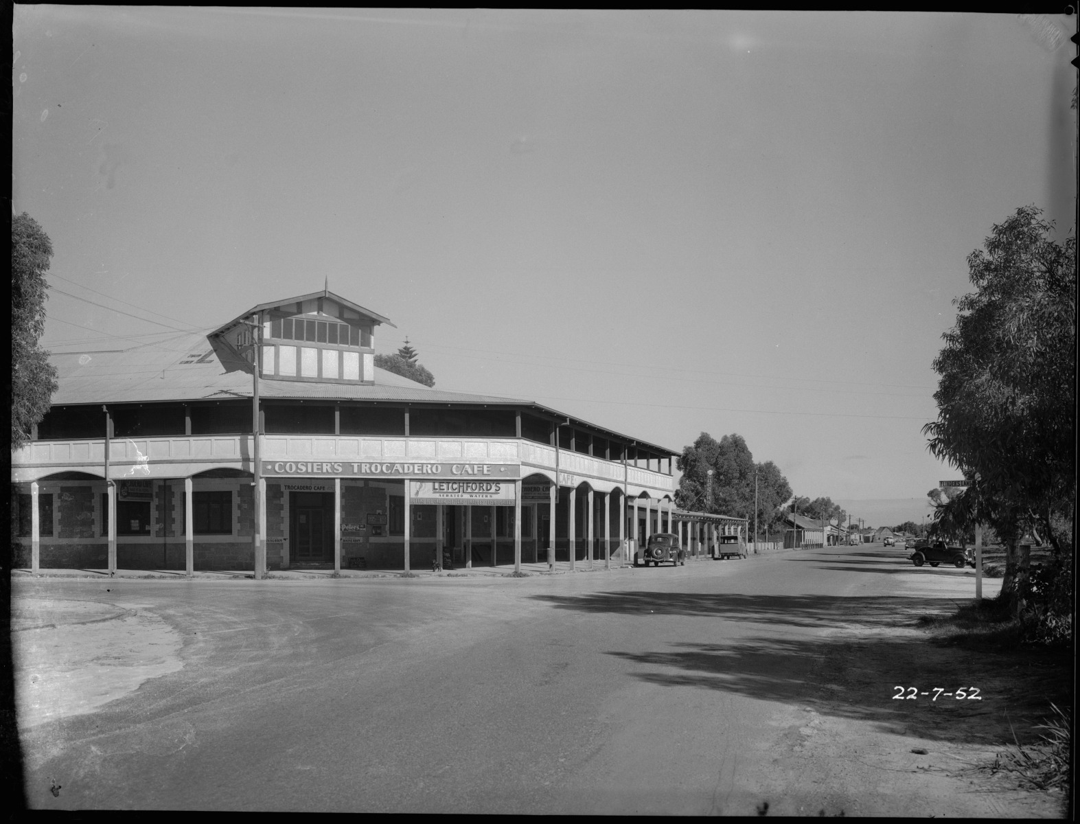 Cosier's Trocadero Cafe and Martin's Palm Beach store Rockingham - JPG ...