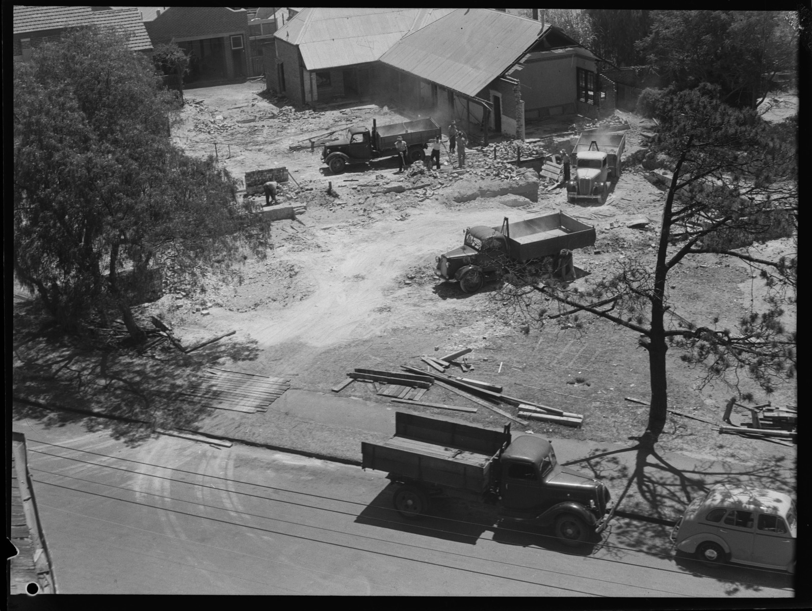 Demolishing the old Colonial Military Hospital at the corner of St ...