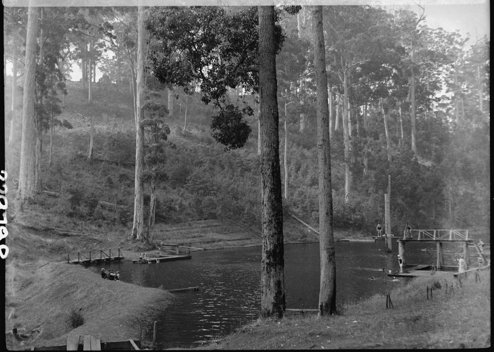 Summer fun at Pemberton swimming pool - JPG 668.8 KB