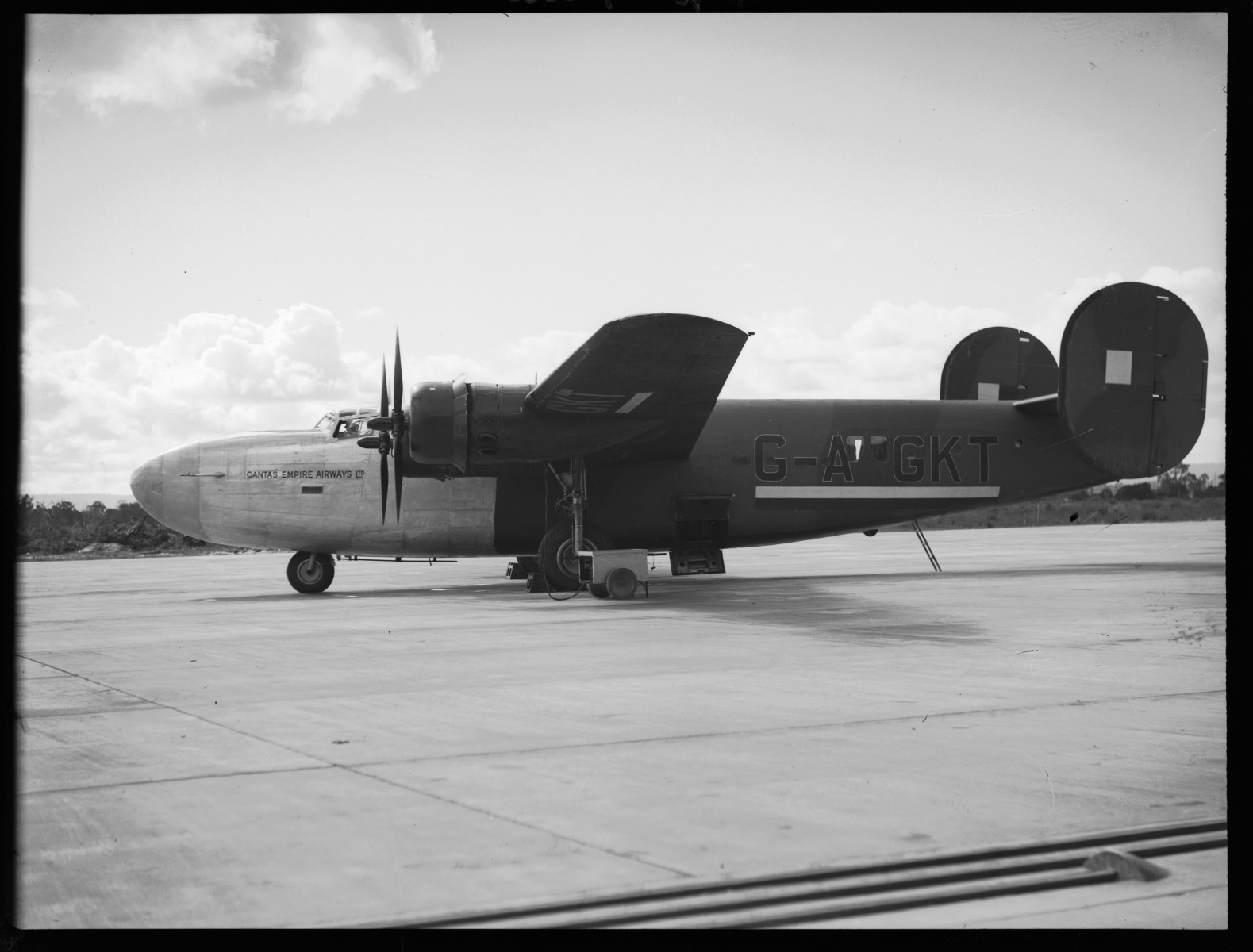 G-AGKT Consolidated LB-30 (Model 32-3) Liberator II of Qantas Empire ...