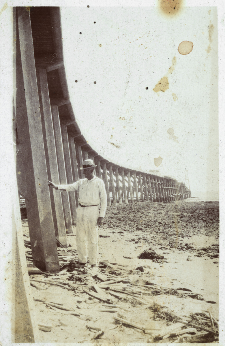 Onslow jetty - JPG 313.3 KB