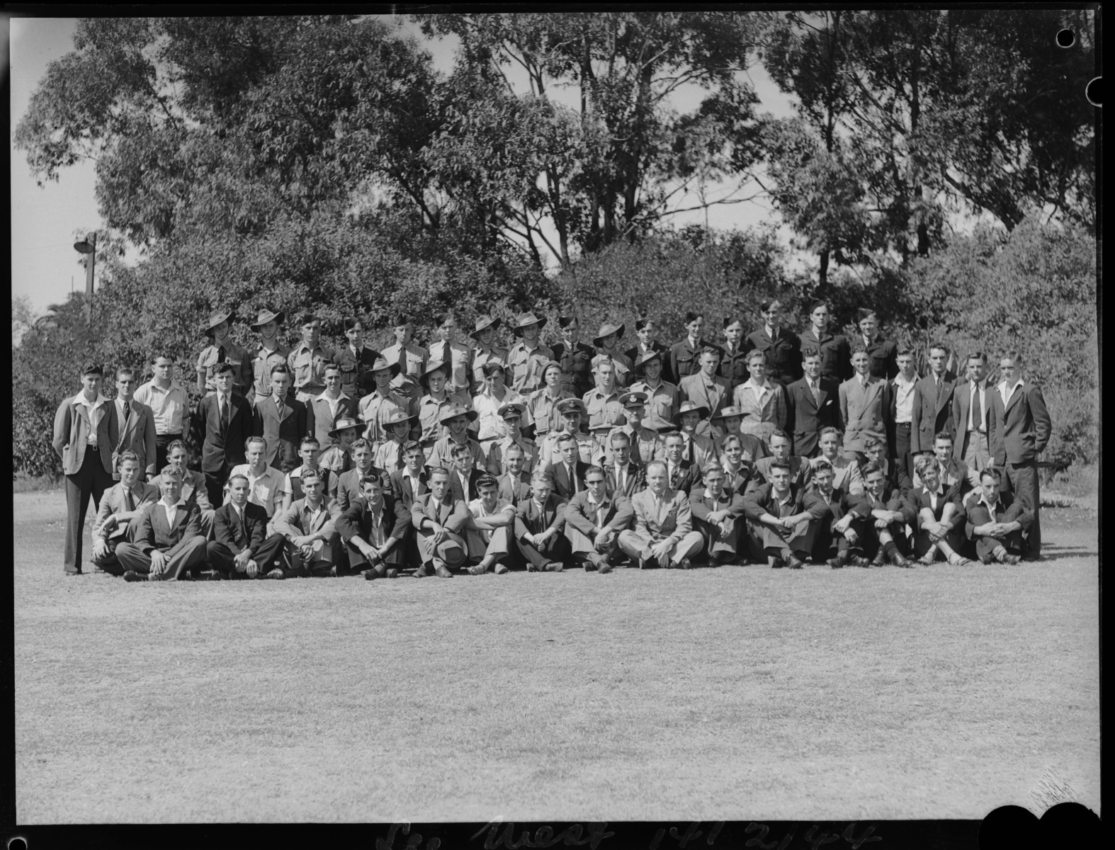 Recruits for the RAAF photographed with officers of No.4 Recruiting ...