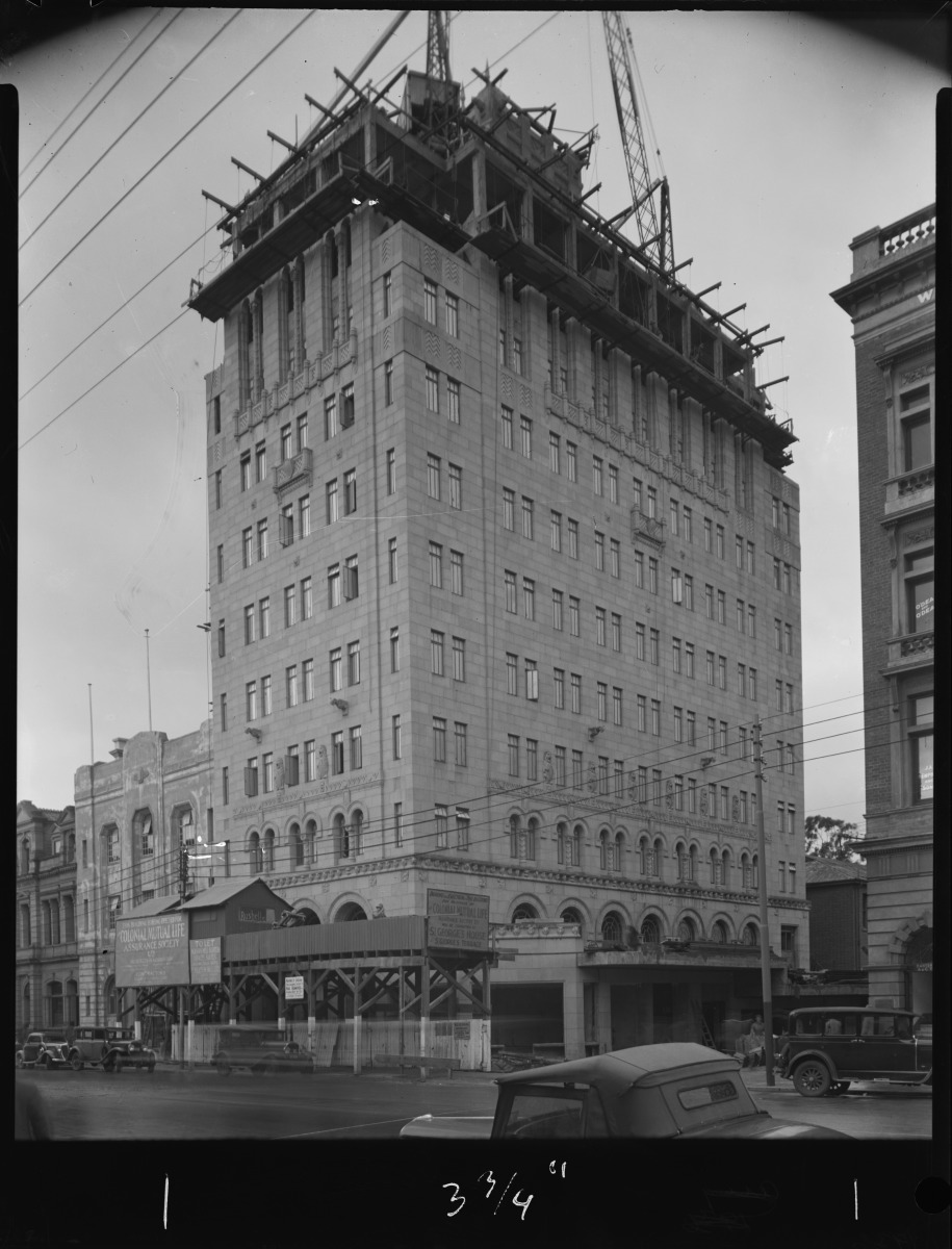 Construction of the Colonial Mutual Life Building - JPG 219.4 KB