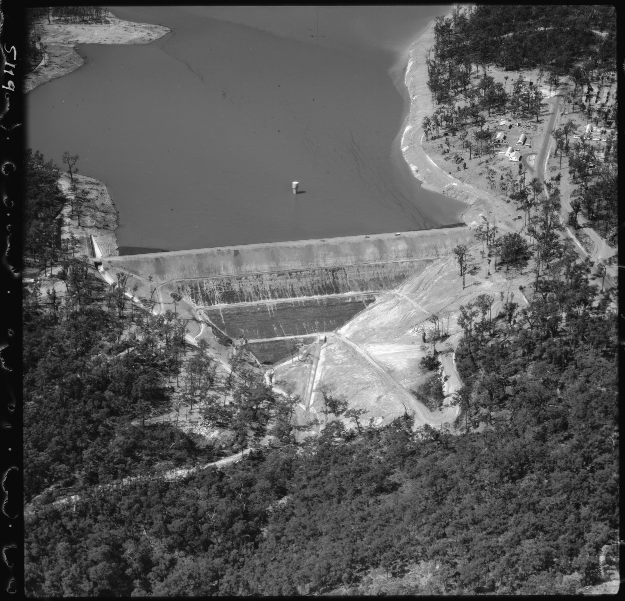 Aerial photographs of Logue Brook Dam 2 Aug. 1963 - JPG 434.6 KB
