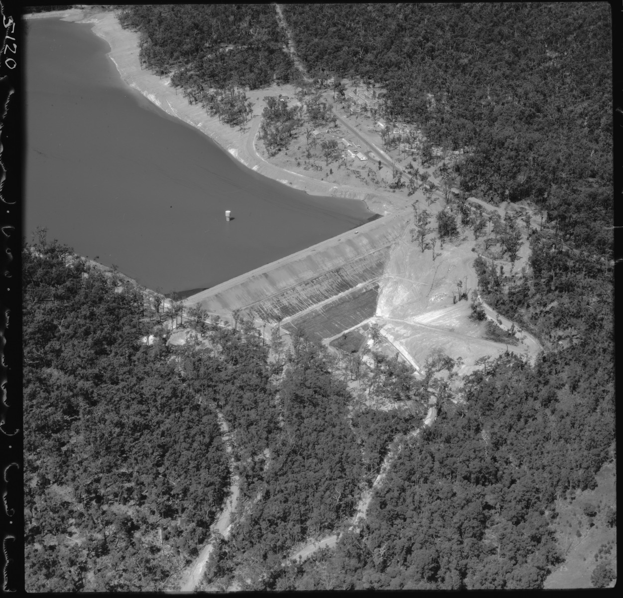 Aerial photographs of Logue Brook Dam 2 Aug. 1963 - JPG 476.0 KB