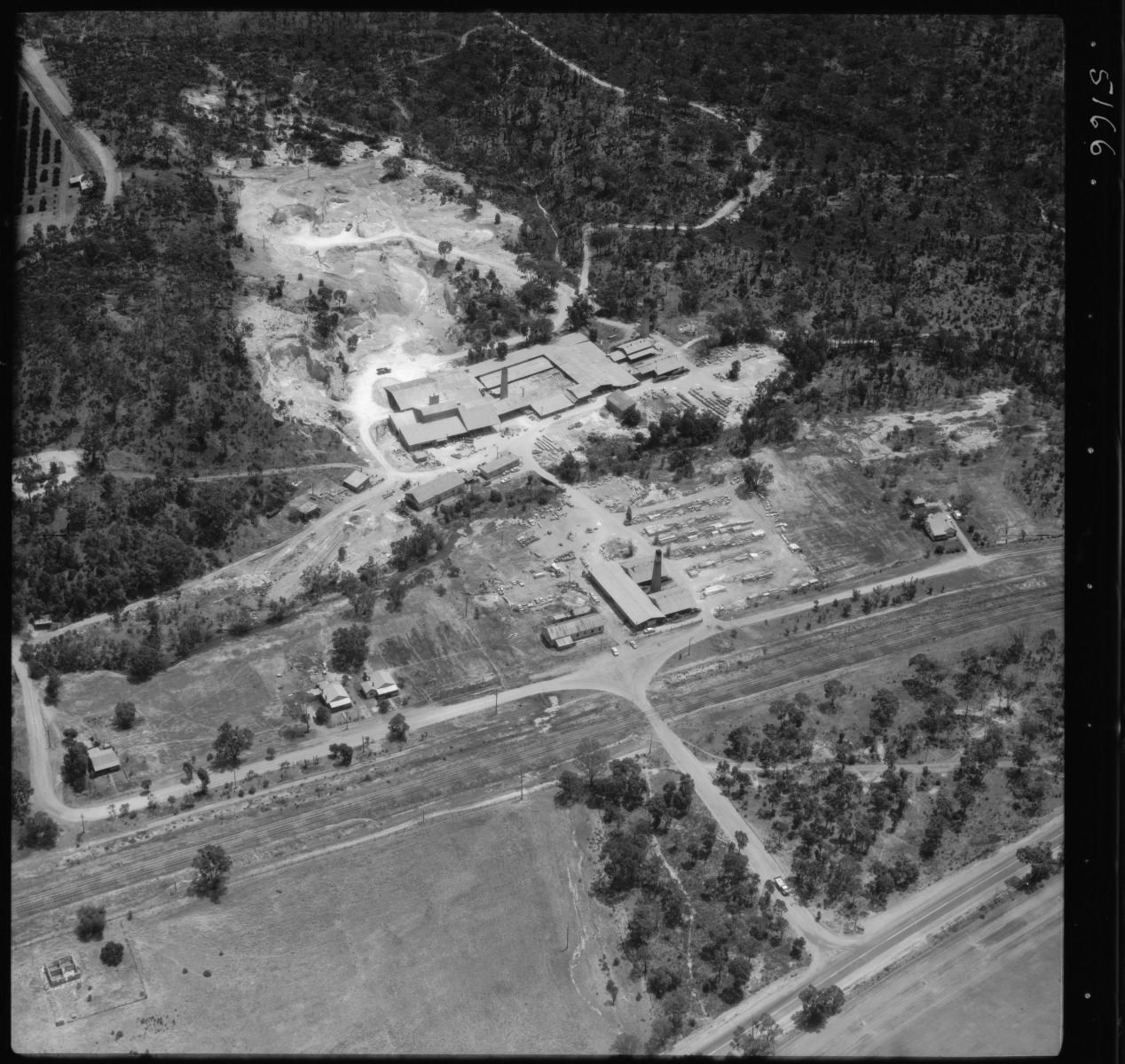 Aerial photographs of Clackline Refractories Ltd 15 Nov. 1963 - JPG 468 ...