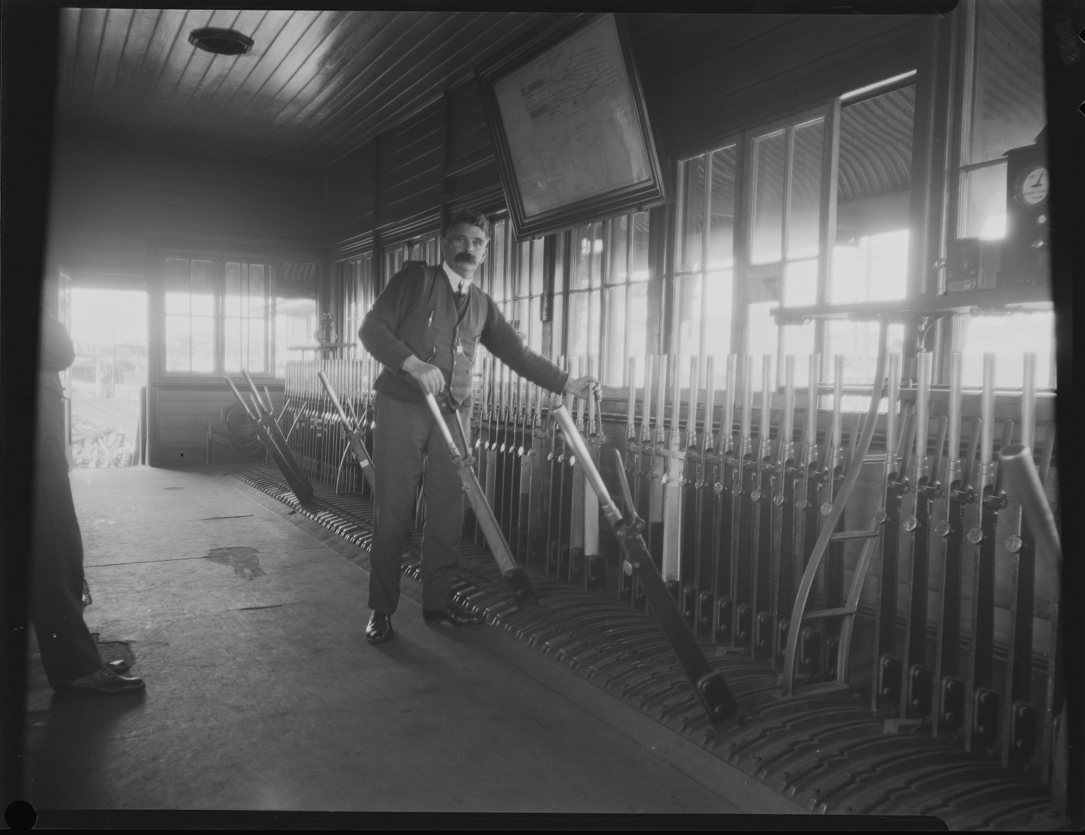 Railway control room and signal cabin in Perth - JPG 288.8 KB