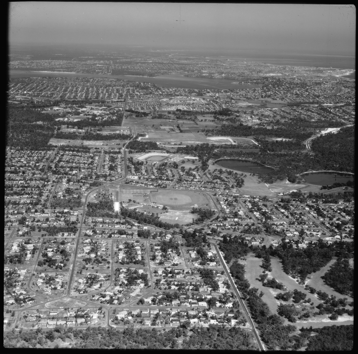 Aerial photographs of Floreat Park 1 May 1964 - JPG 498.6 KB