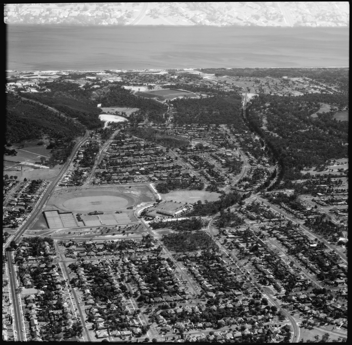 Aerial photographs of Floreat Park 1 May 1964 - JPG 501.7 KB