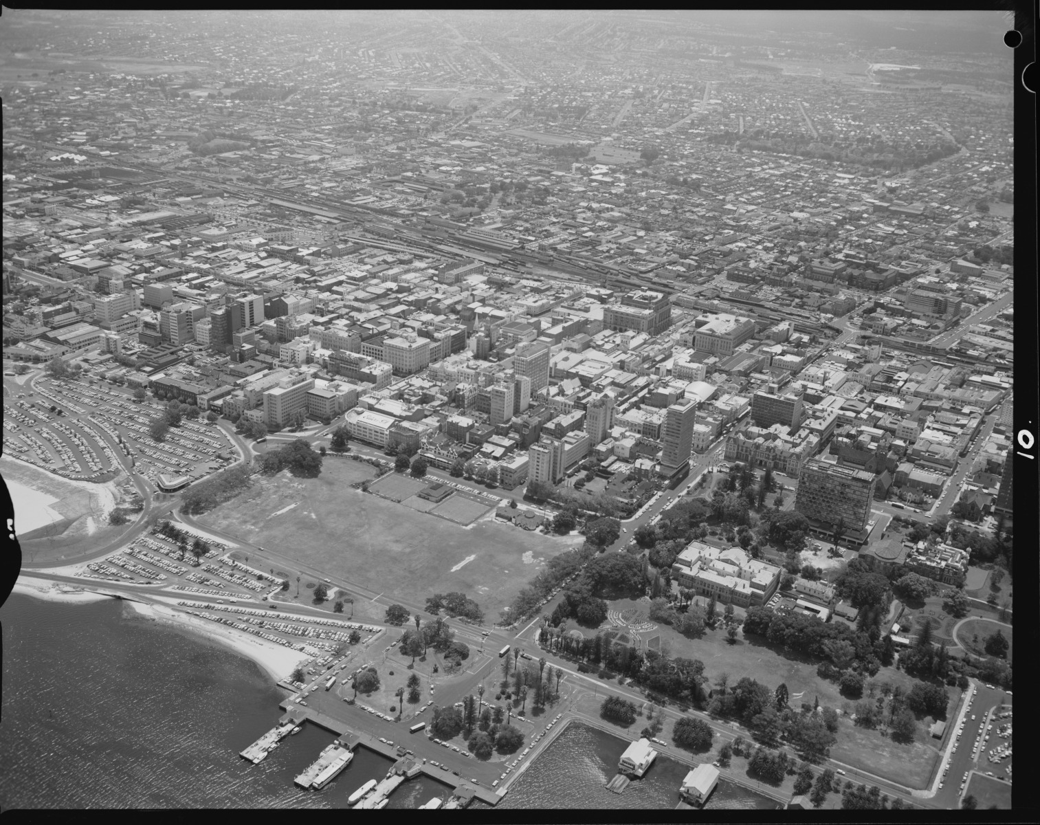 Aerial views of Perth, October 1966 - JPG 607.8 KB