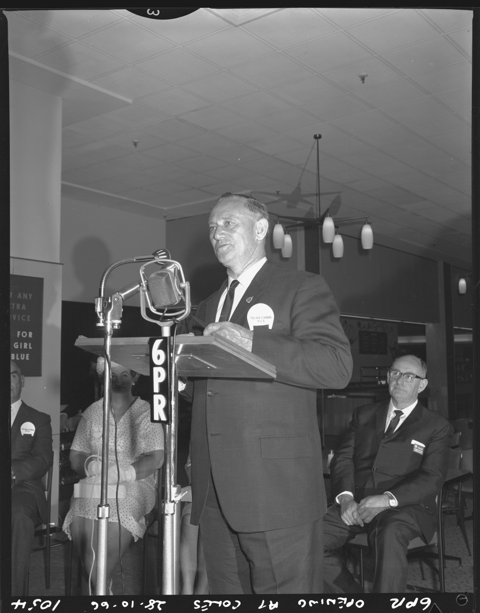 Sir David Brand officially opens the new Coles store in Perth - JPG 181 ...