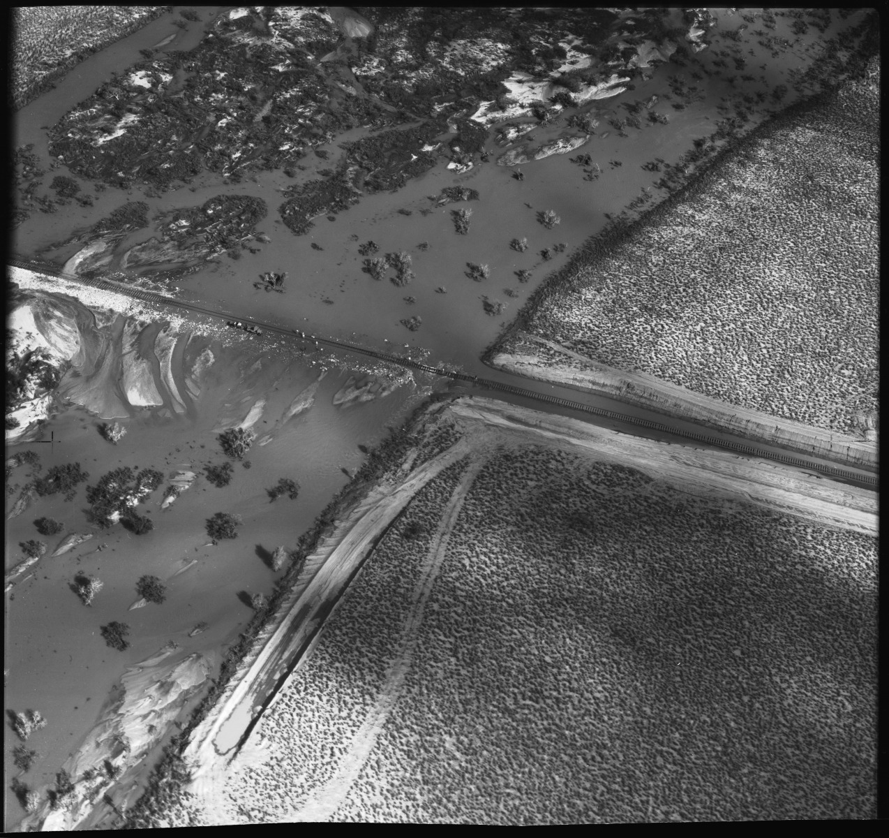 Aerial photographs of the damage caused by Cyclone Shirley to the ...