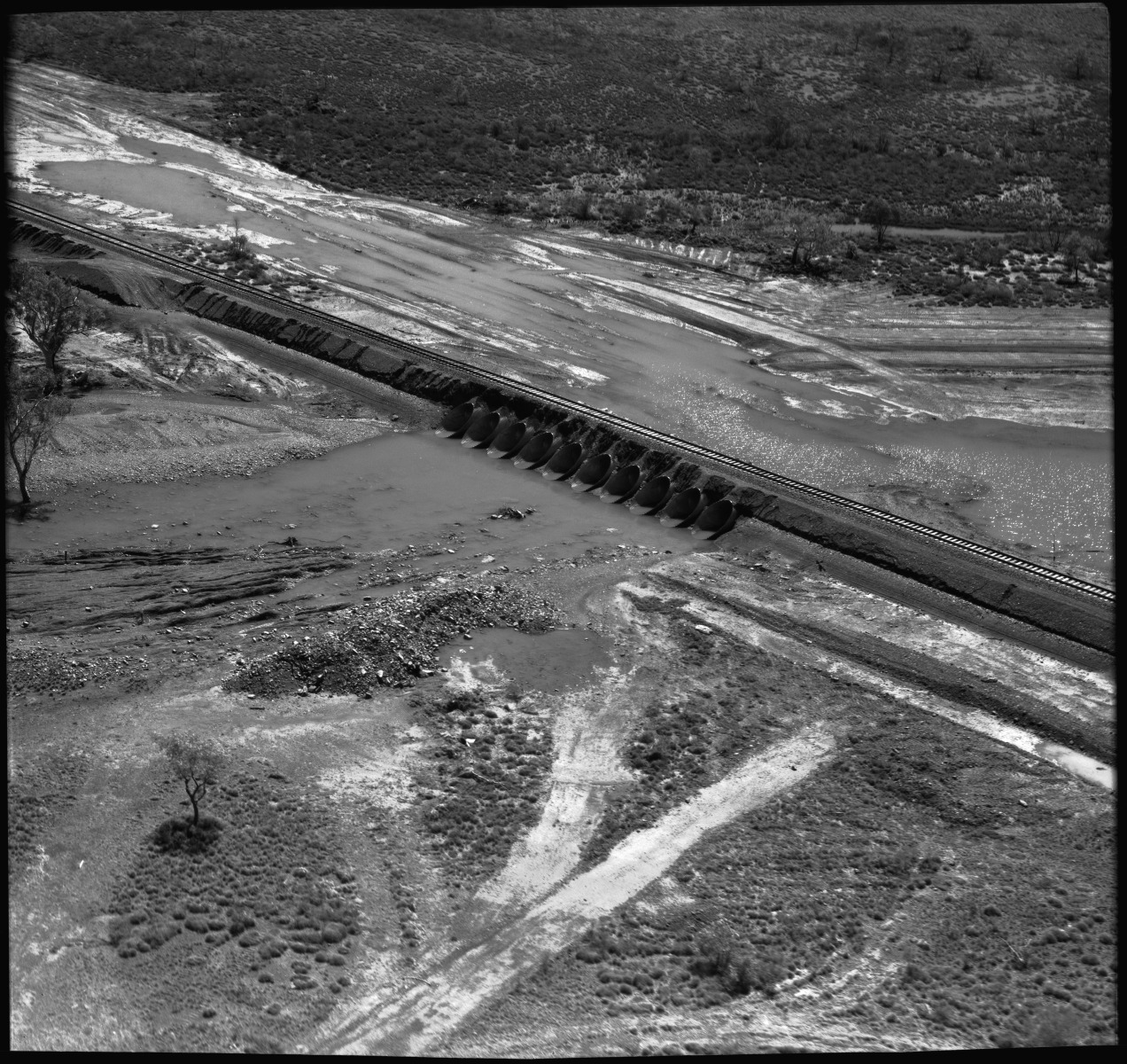 Aerial photographs of damage caused by Cyclone Shirley to the ...