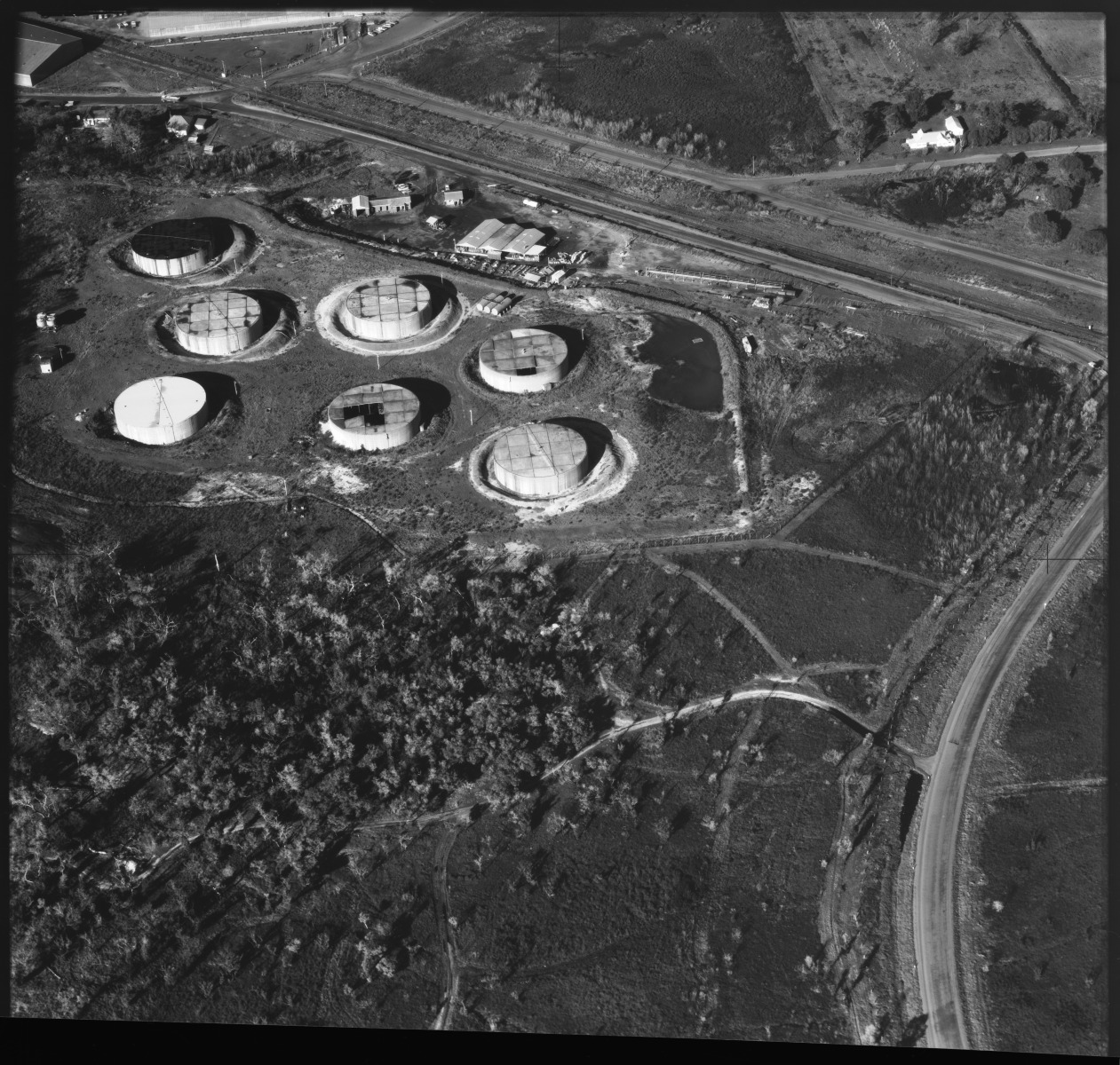 Aerial photographs of the Shell depot Albany 18 July 1967 - State ...