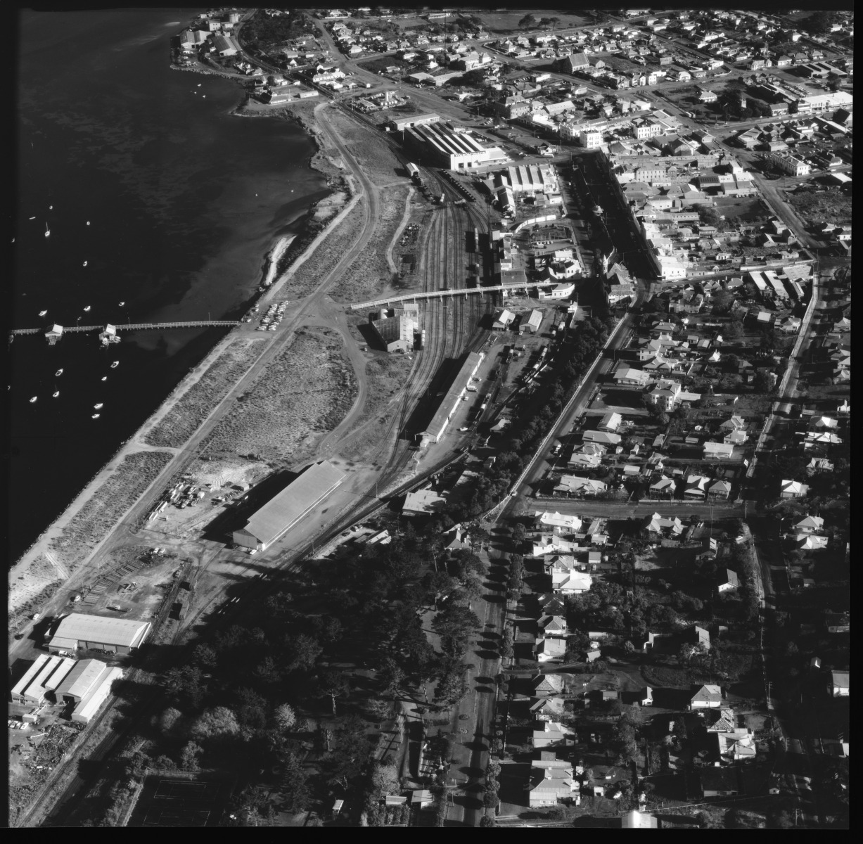 Aerial photographs of the Shell depot Albany 18 July 1967 - JPG 443.6 KB