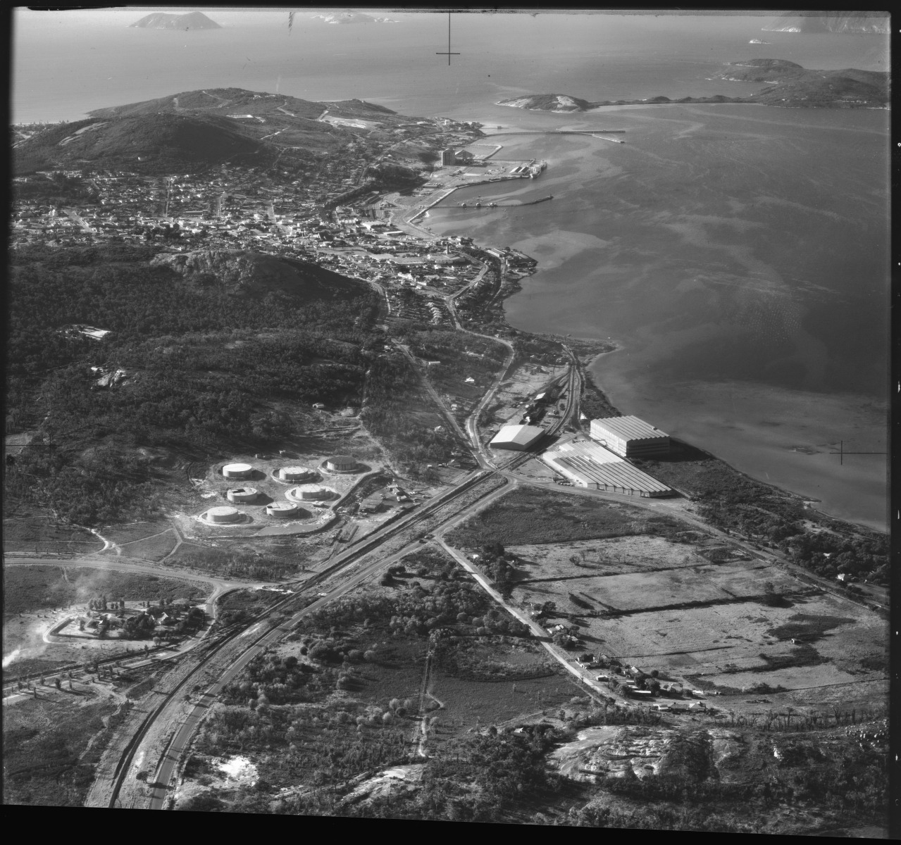 Aerial photographs of the Shell depot Albany 18 July 1967 - JPG 448.9 KB