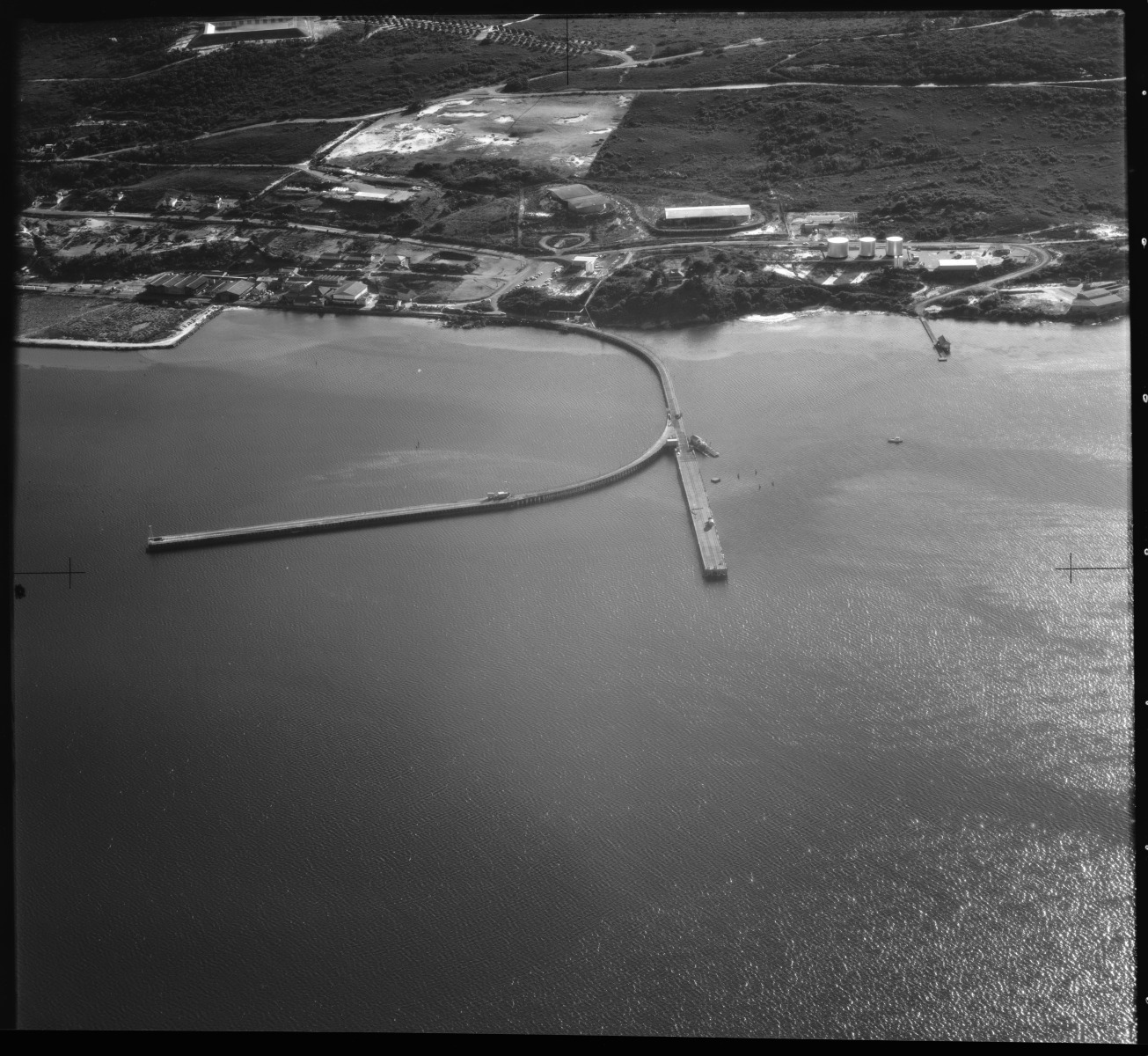 Aerial photographs of the Shell depot Albany 18 July 1967 - JPG 448.5 KB