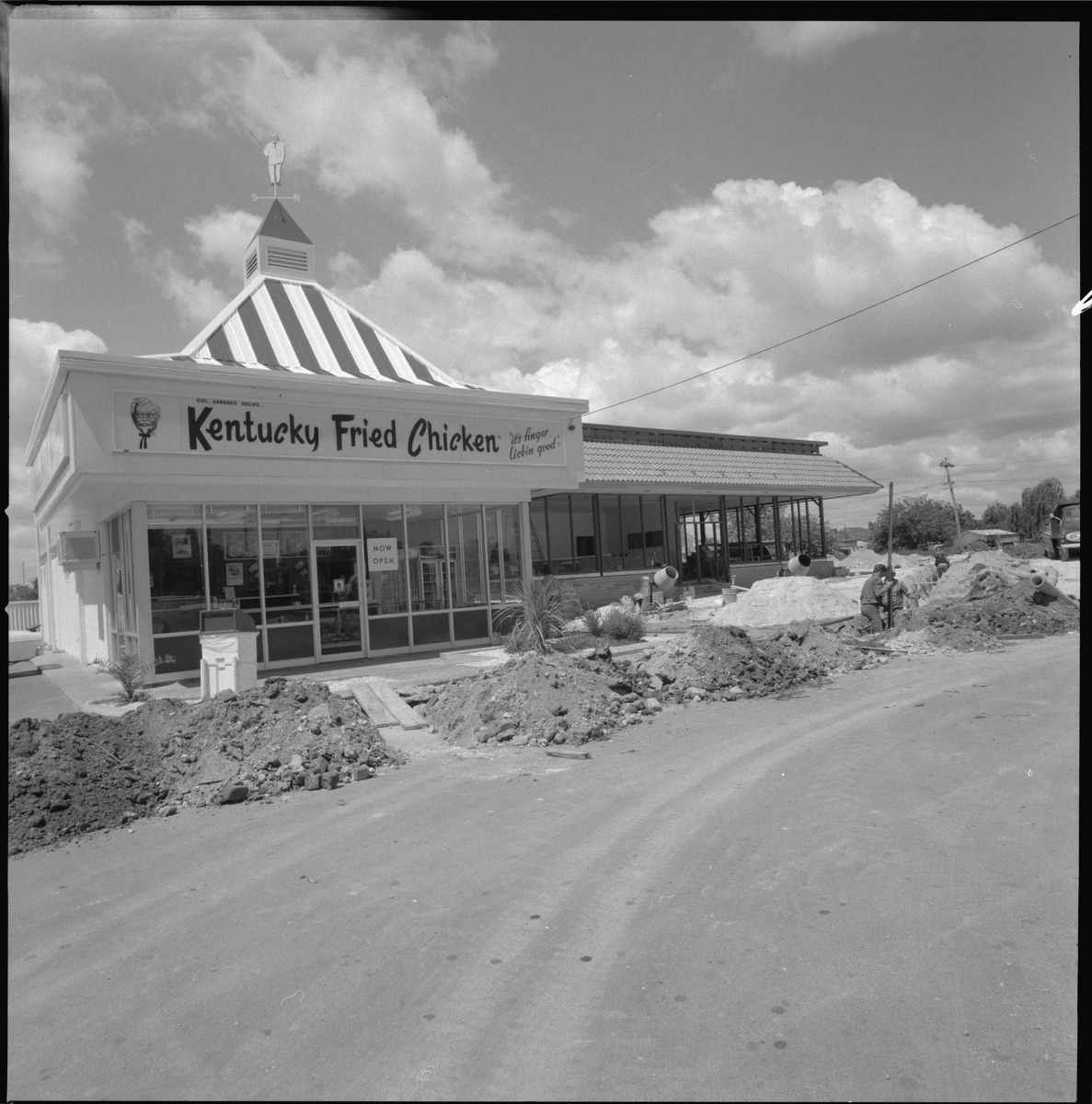 Construction of Carousel Shopping Centre in Cannington Nov. 1971 - JPG ...
