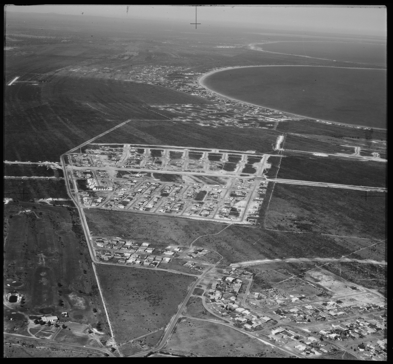 Aerial photograph of Rockingham real estate development bounded by Read ...