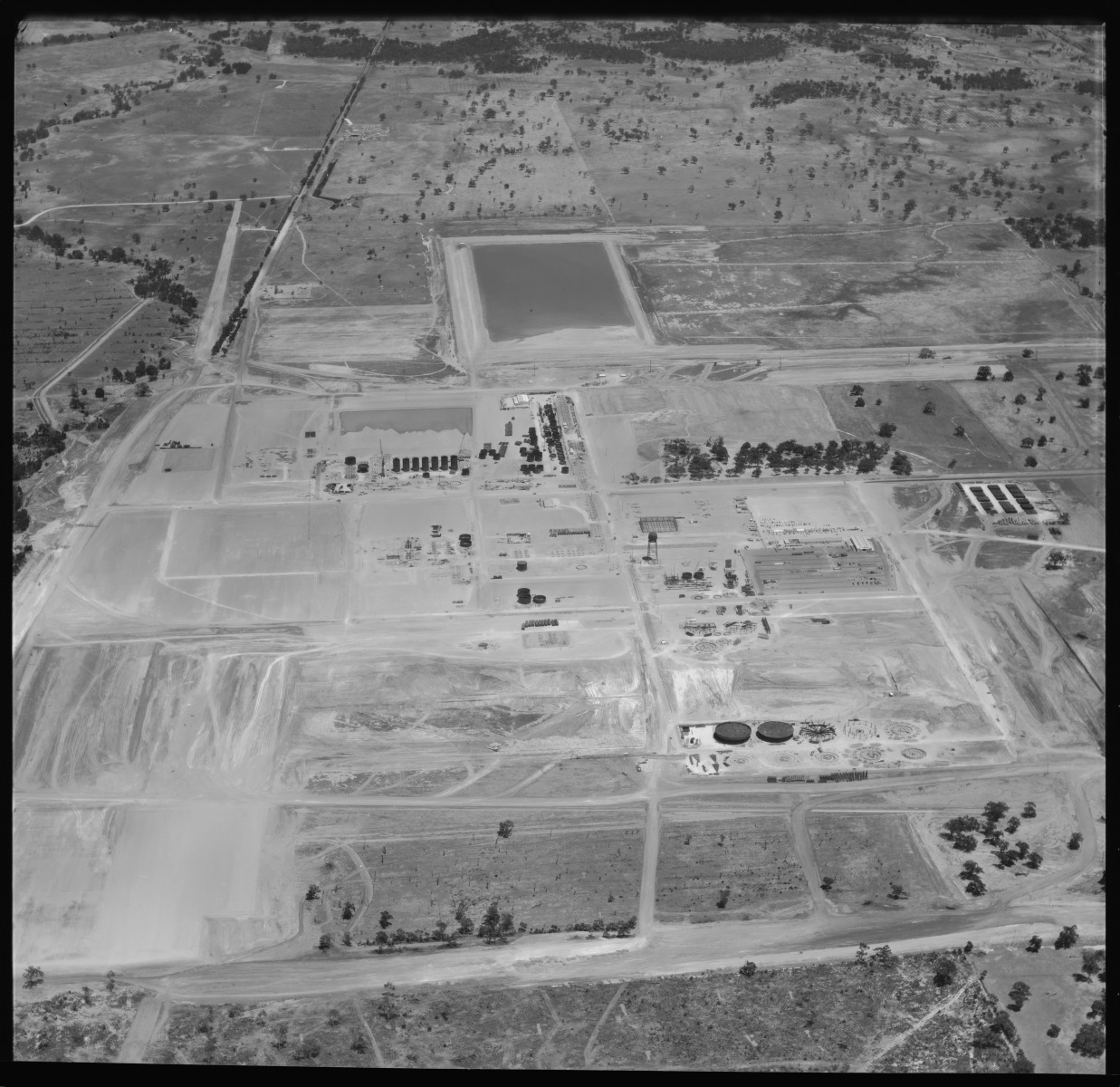 Aerial photographs of the Pinjarra Alumina Refinery under construction ...