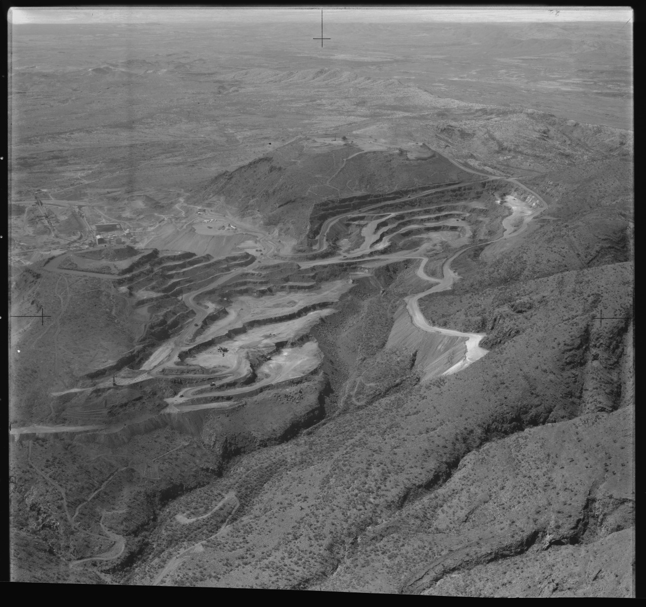 Aerial photographs of the iron mine at Mt Tom Price 15 April 1971 - JPG ...