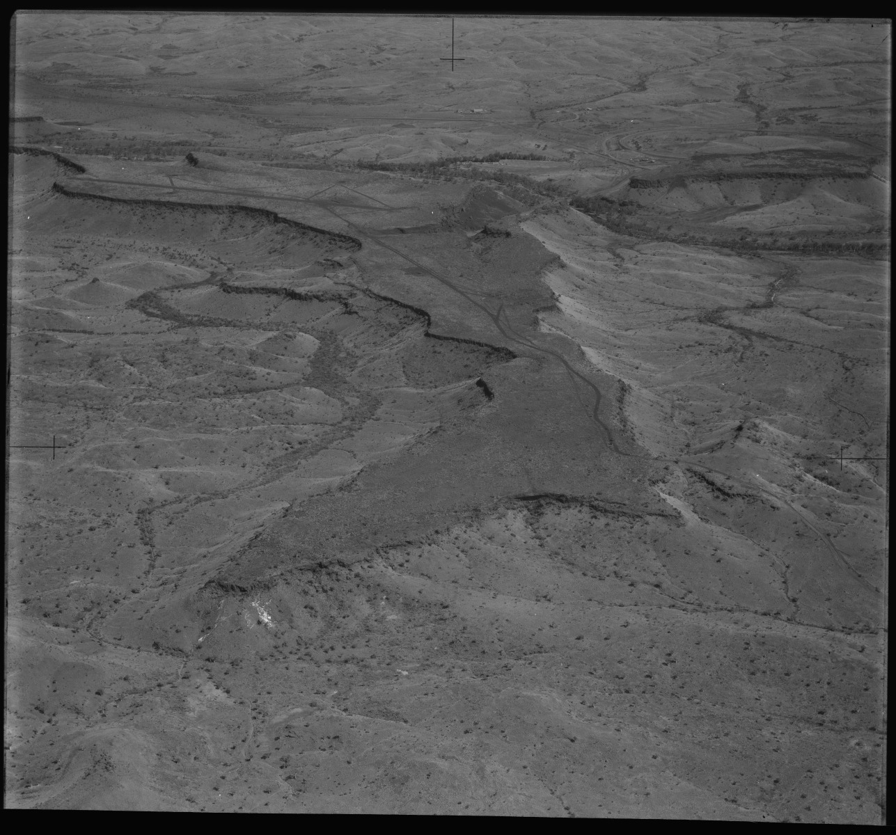 Aerial photographs of Pannawonica iron mine 9 Dec. 1971 - JPG 416.9 KB