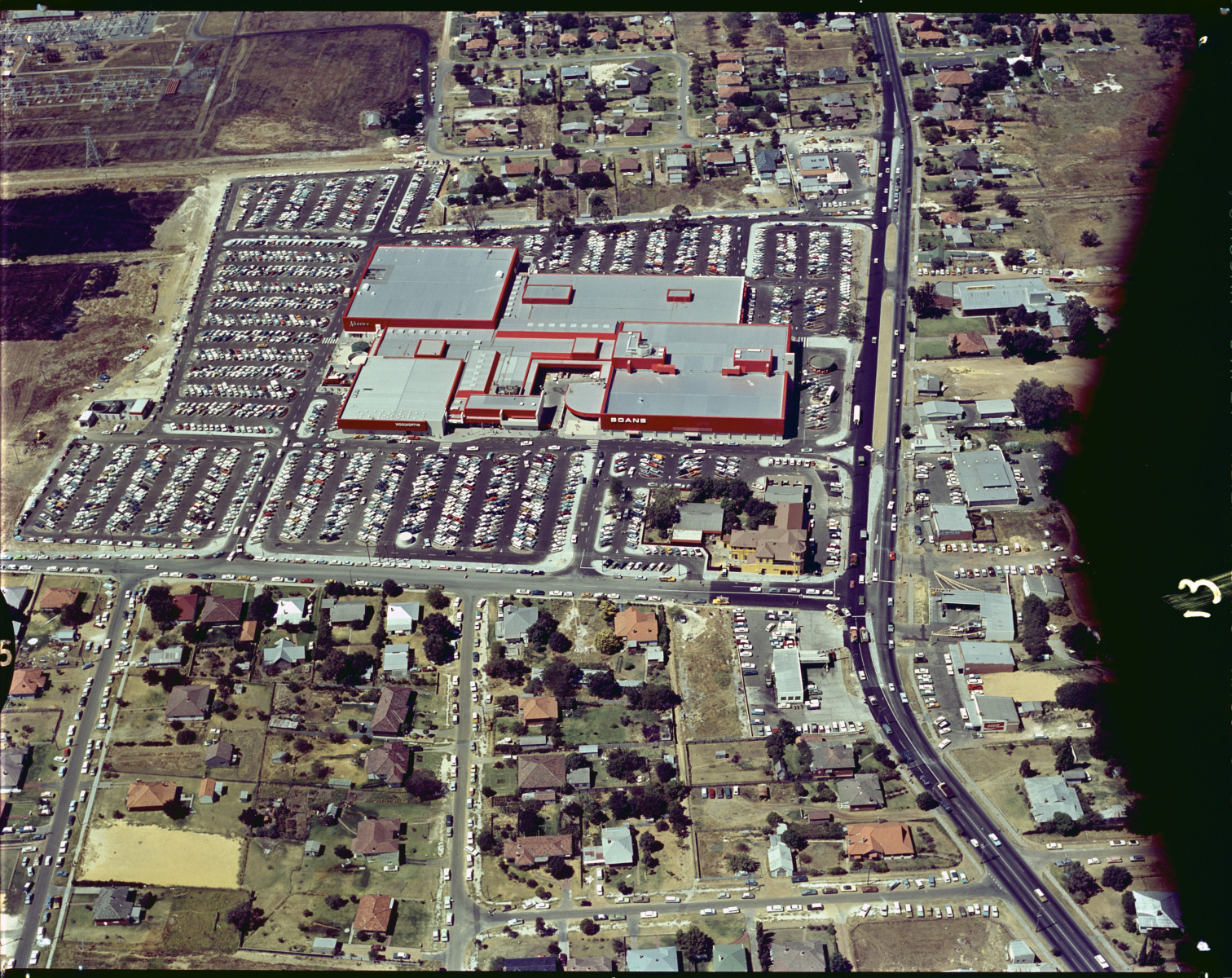Aerial photographs of Carousel Shopping Centre 16 March 1972 - JPG 927.8 KB
