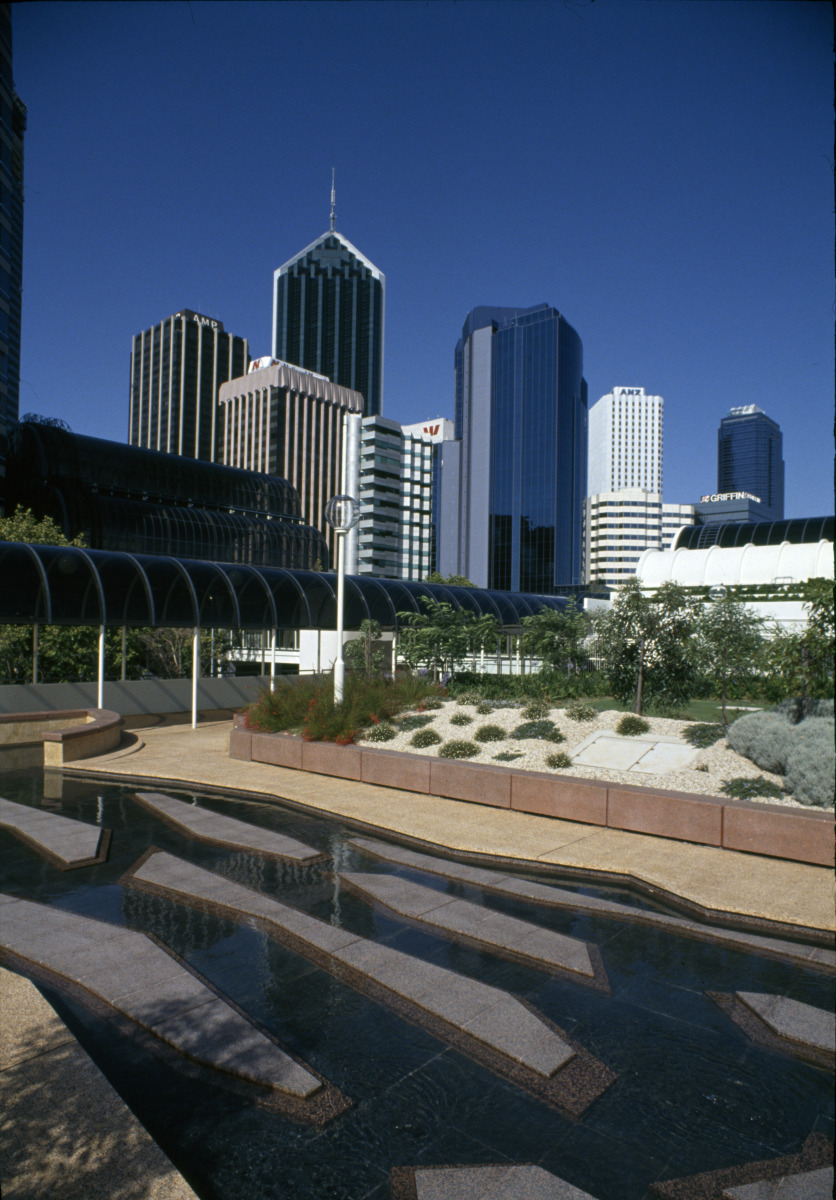 Perth City Busport buildings and walkways - JPG 309.1 KB